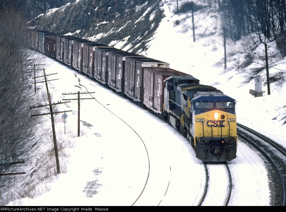 CSX 7682 eastbound with Q396 on a cold day